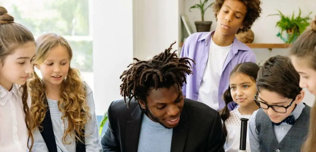 How to Be a Good Role Model for Your Students? - Classroom Management ...