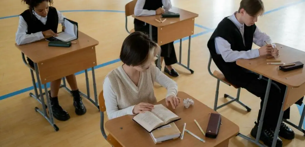 How to Deal with Arrogant Students? - Classroom Management Expert