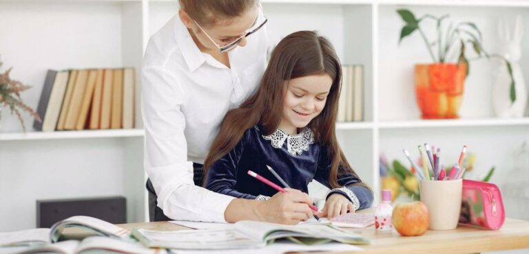 How Do Teachers Build Trust in The Classroom? - Classroom Management Expert